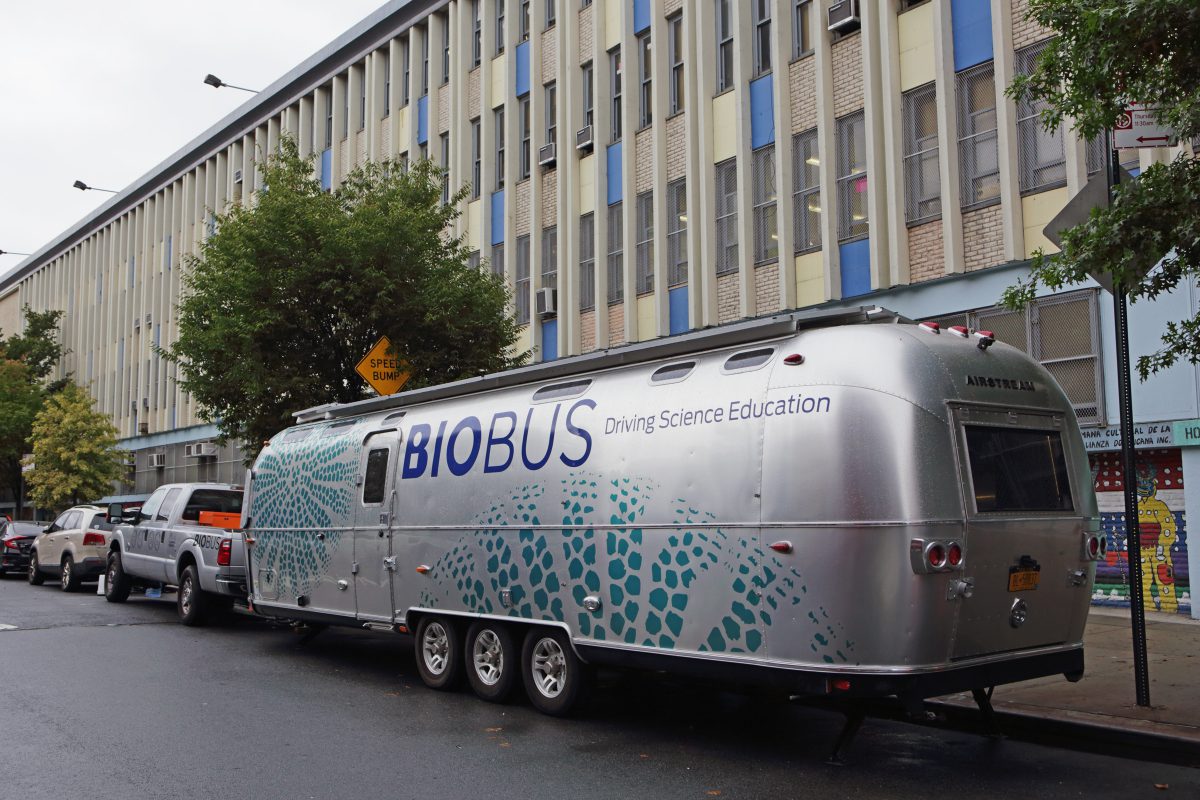 BioBus II on its first outing, brings a science program to high school ...